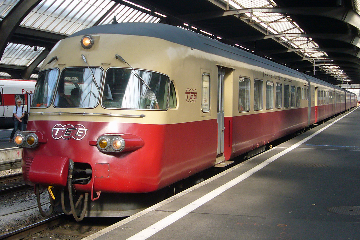 Planes and Trains - Trains: SBB Historic / RAe TEE II 1053