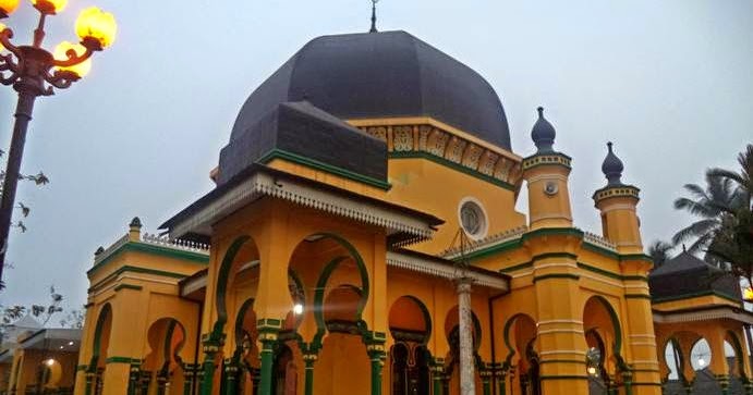 Masjid Raya Al Osmani Medan Labuhan Medan Sumatera Utara - THEY FORGOTTEN