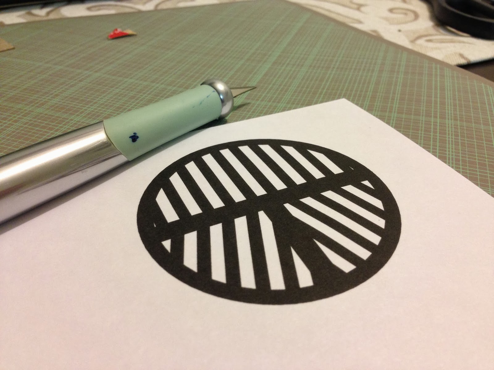 DIY Paper Bahtinov Focusing Mask [Stellar Neophyte Astronomy Blog]