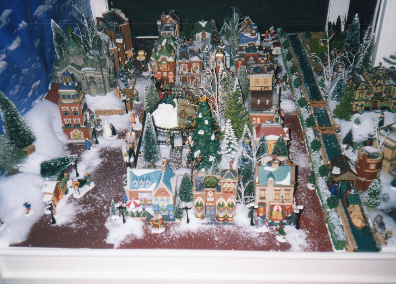 urbanchristmas decorating ideas: Christmas Villages Revisited