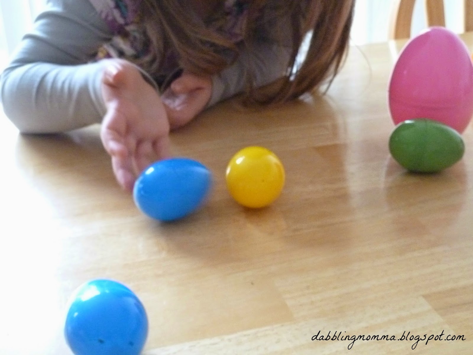 Dabblingmomma: What's In The Egg Game?