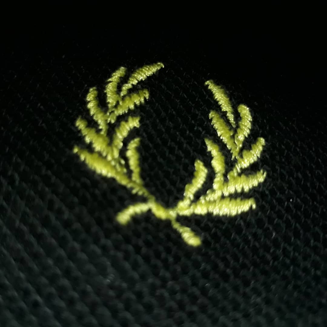 Cara Membedakan Fred Perry Asli dan Palsu - Workingclass.id