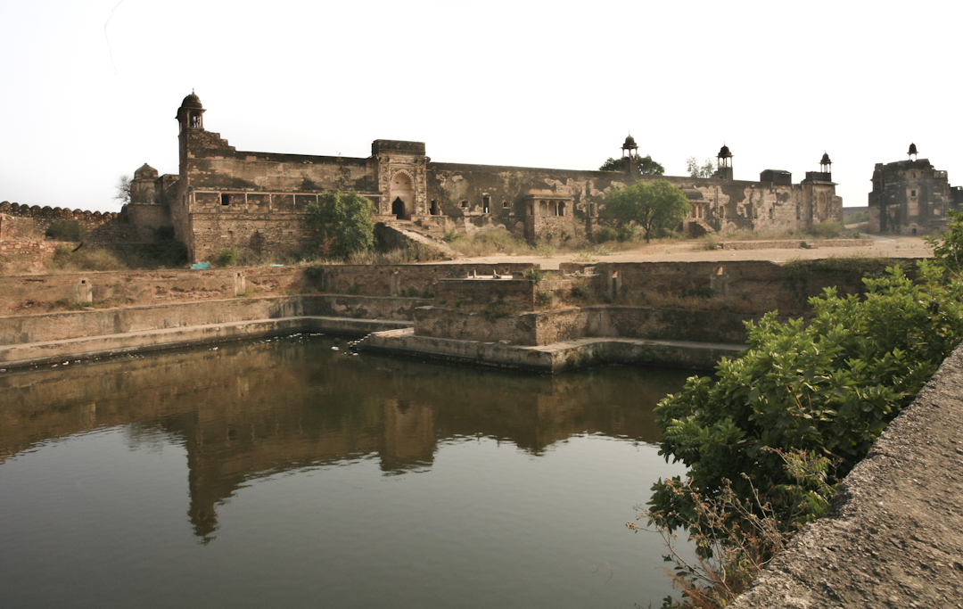 Rachna's Studio Kriti - Weaving Thru Life's Tapestry: Heritage Gwalior ...