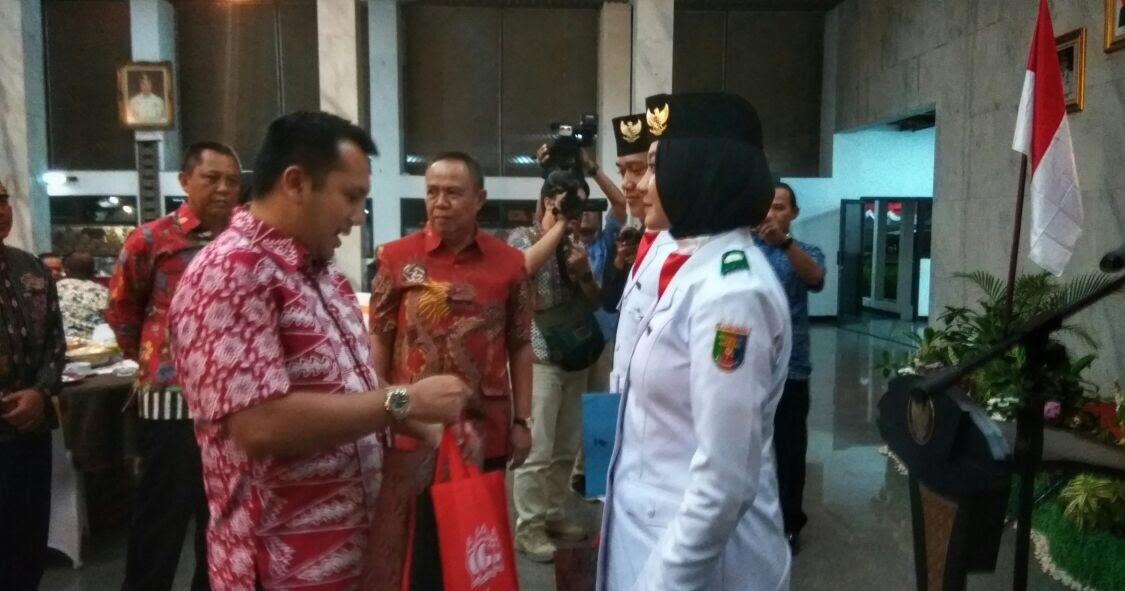 Ridho Ficardo Ramah Tamah dengan Paskibraka Provinsi Lampung
