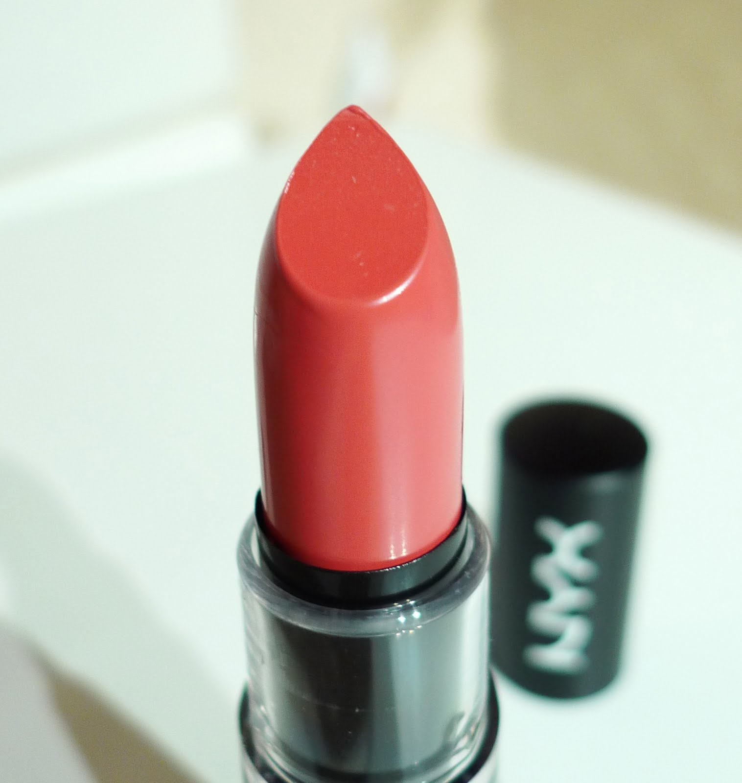 Review: NYX MATTE LIPSTICK IN ANGEL