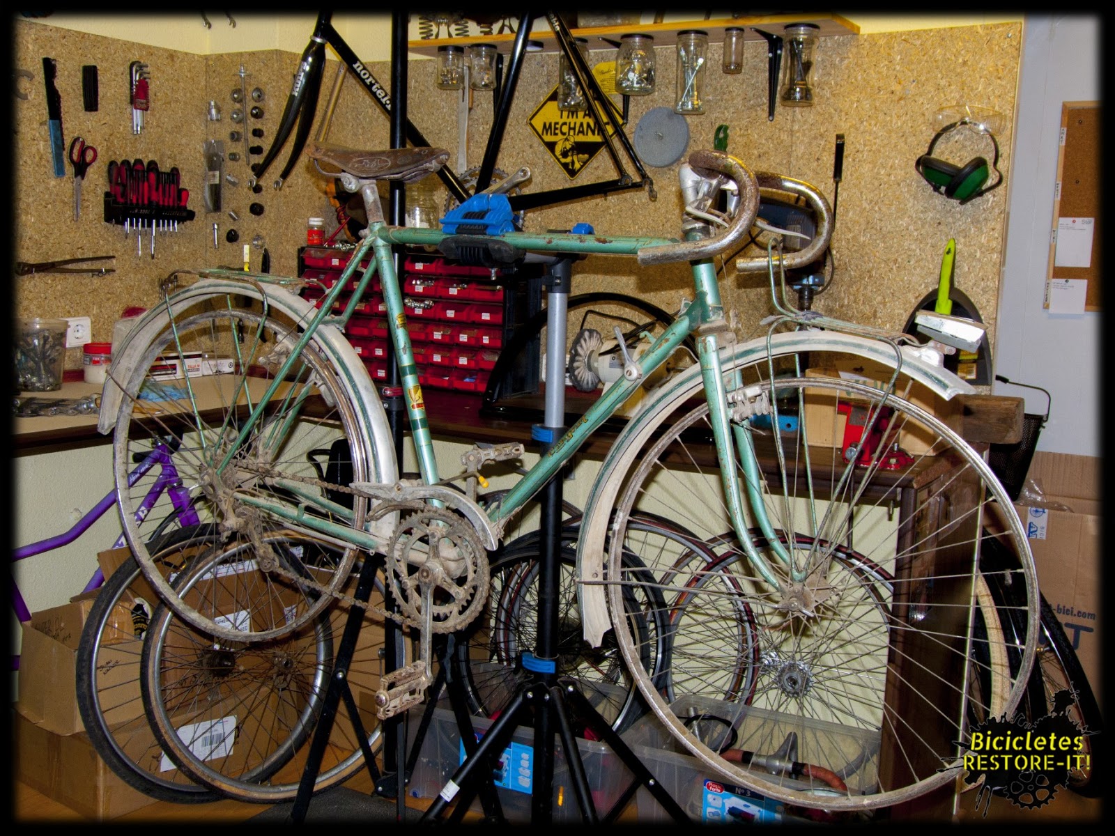 Restore- It!: Restauración completa de una Peugeot Px50 de los '50, la ...