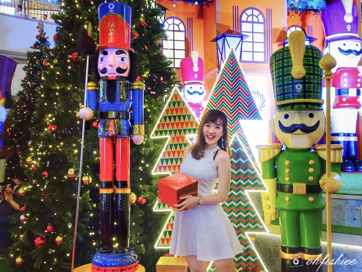 oh{FISH}iee: Malaysia's Tallest Christmas Tree in Suria KLCC