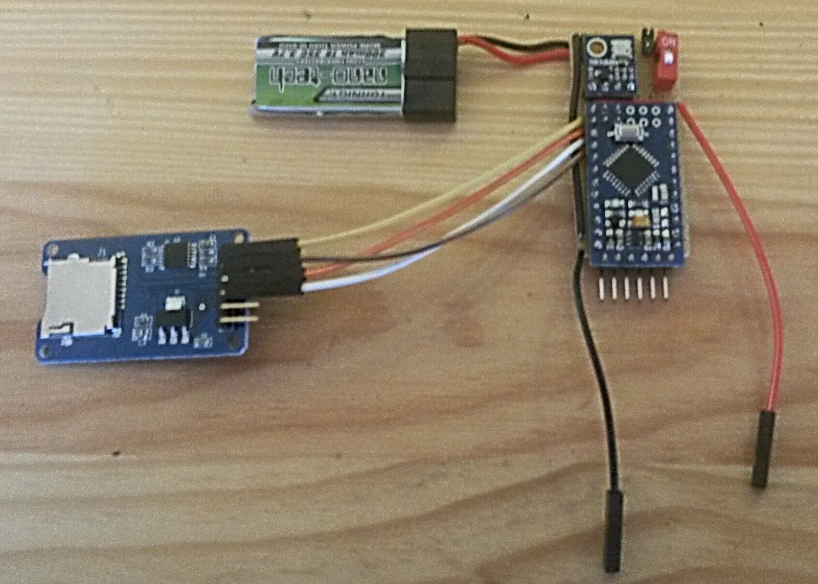 jadiema: Micro-rocket with Arduino data-logger