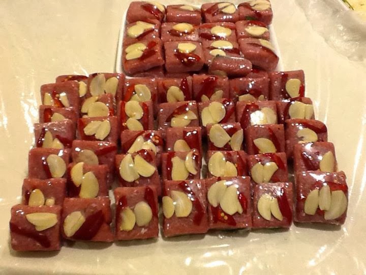 Foodbelly: Nem Chua (Cured Pork)