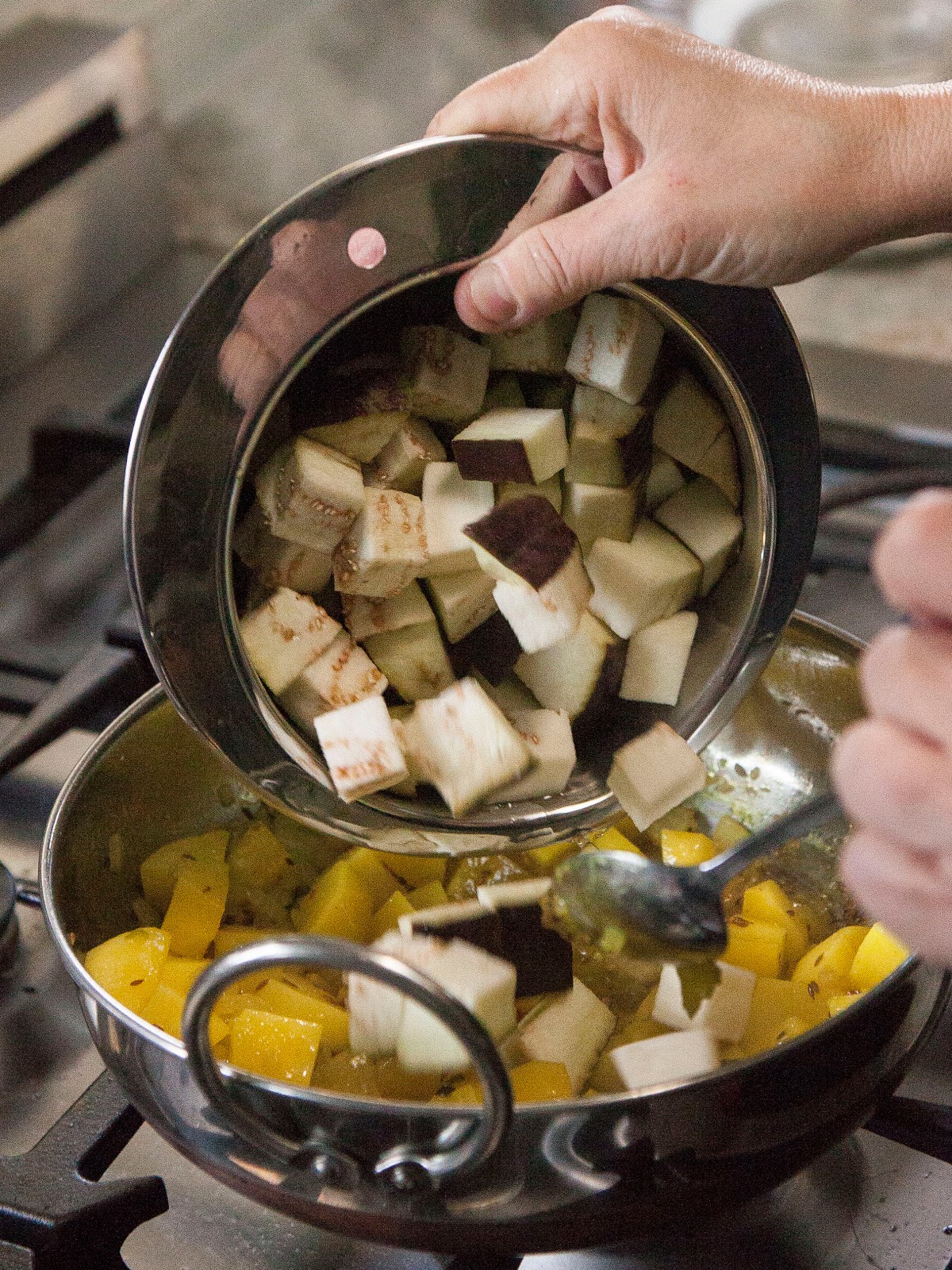 The Colors Of Indian Cooking: Aloo Baingan : Eggplant and Potato, A ...