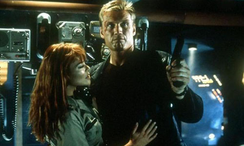 VÍCIO FRENÉTICO: AGENTE VERMELHO, aka Agent Red (2000)