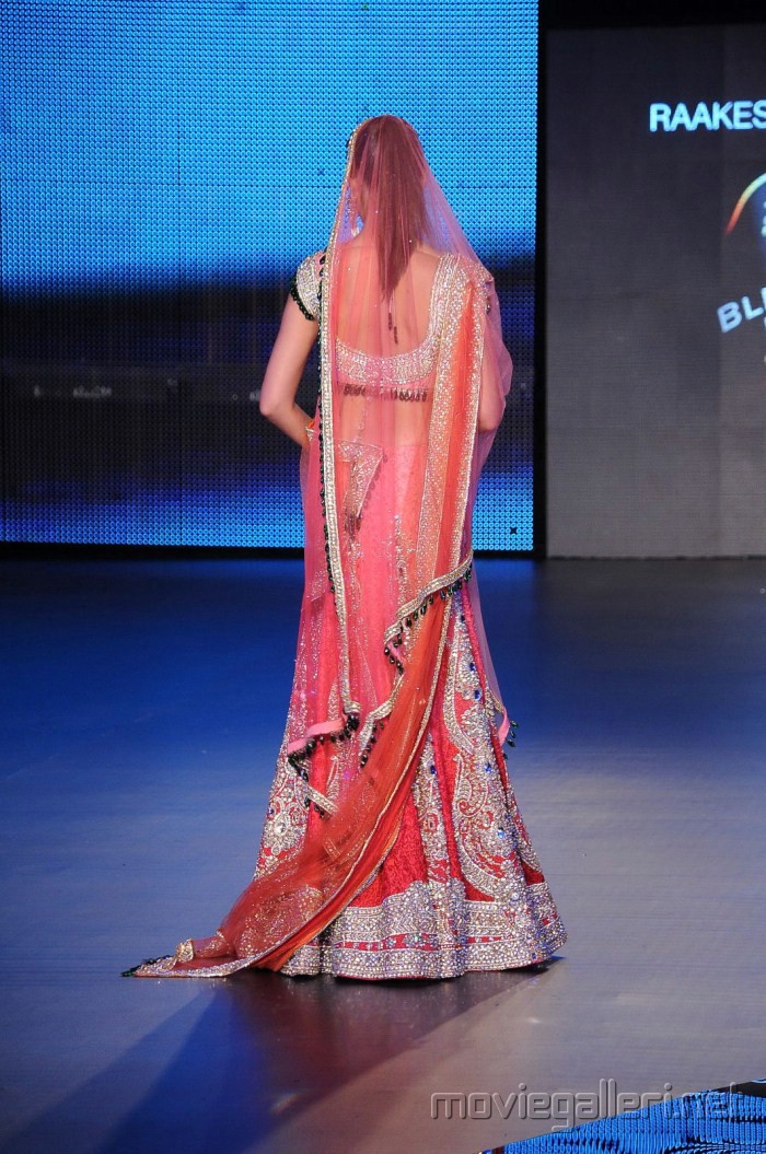 Bollywood actress ramp walk - testingfecol