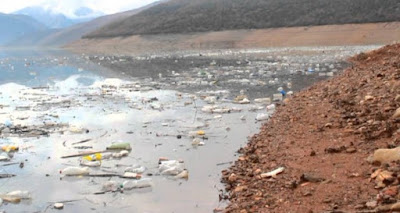 Ndotja e Ujit: Ndotja e ujit , Qeshtja mjedisore