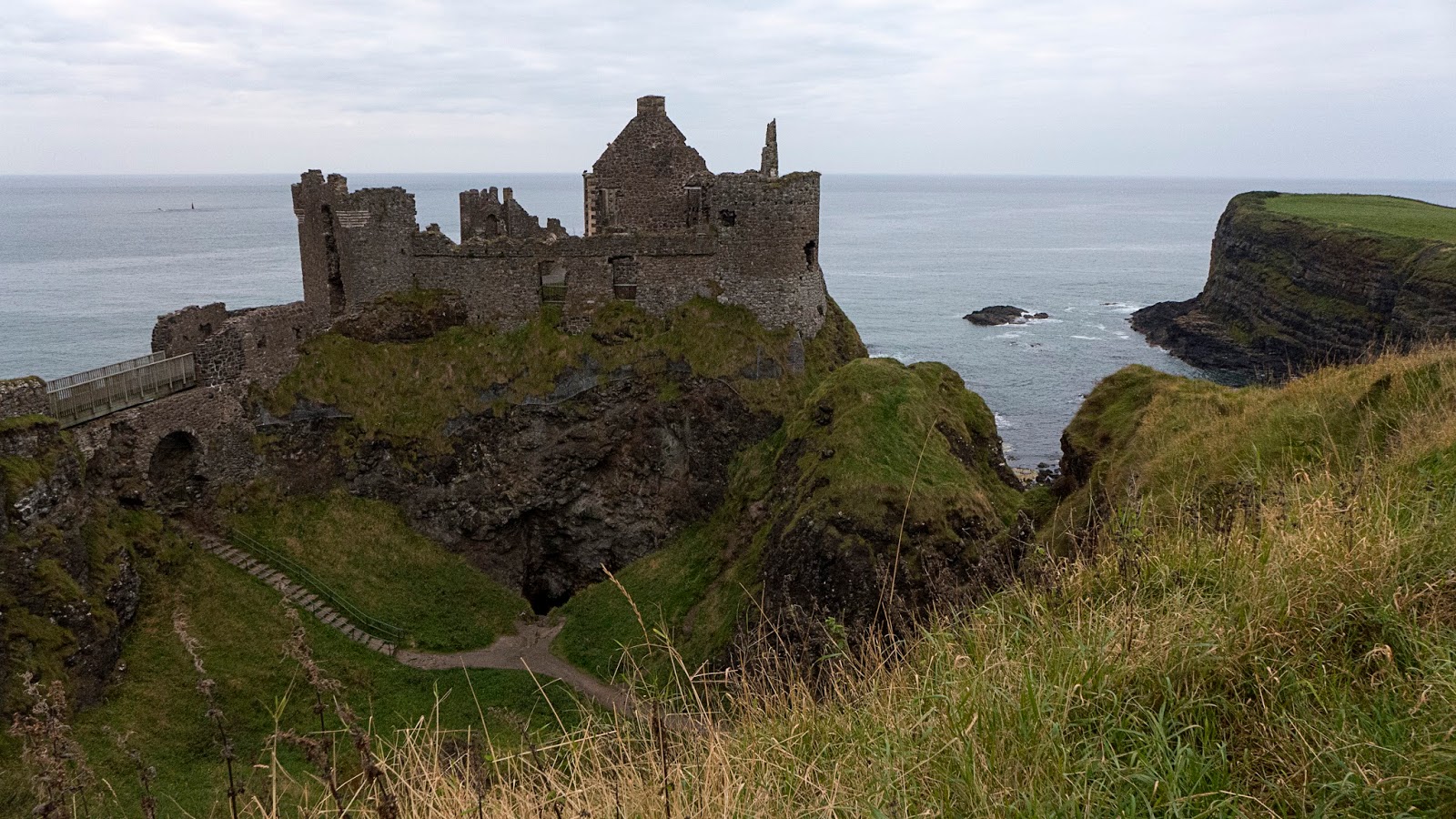 A Backpacker's Life: Portrush to Dunluce Castle