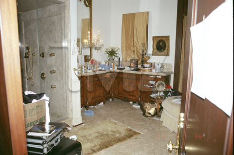 NasBank Blog: Pictures From Michael Jackson’s Death Scene