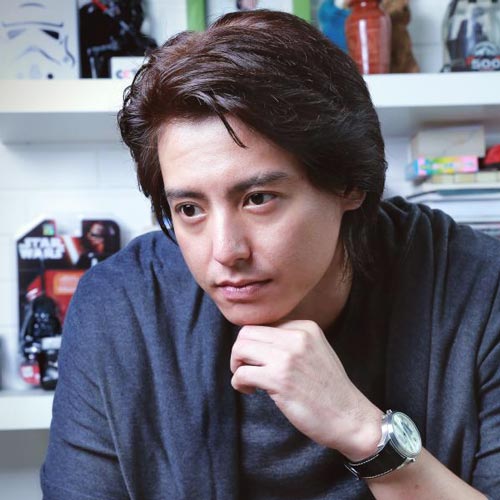 Profil dan Biodata Roger Danuarta