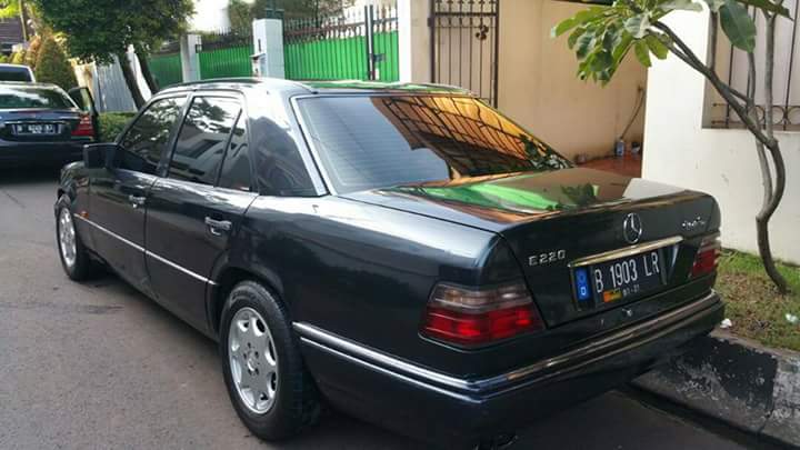 Mercy W124 E220 AT tahun 1996 sertifikat MP - LAPAK MOBIL DAN MOTOR BEKAS