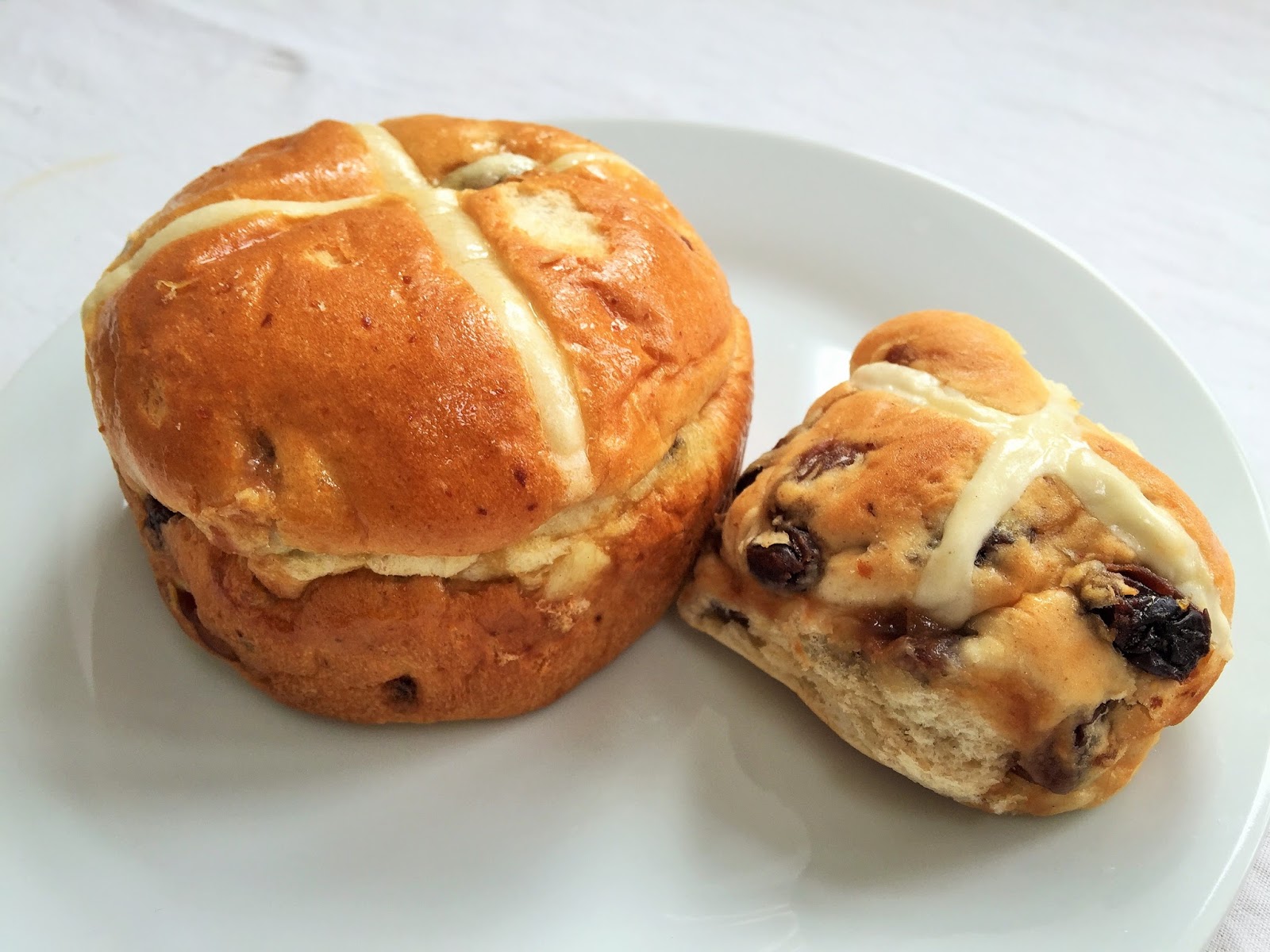 Archived Reviews From Amy Seeks New Treats: NEW! 'Cherry Bakewell ...