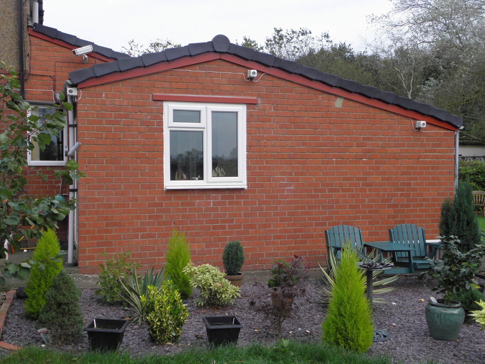 where eagles fear to perch: Fitting a Roof Dry Verge / Roof Tile Edging ...