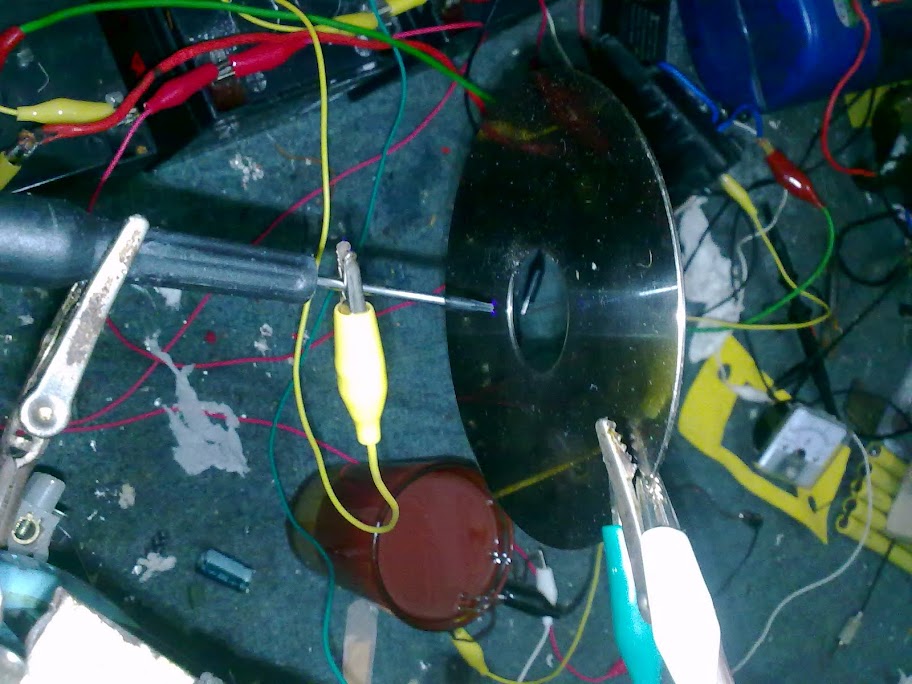 Afdhal Atiff Tan: Make a Simple, but, Powerful Air Ionizer!!