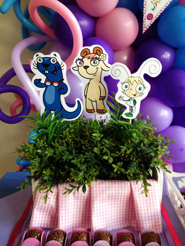 Invvitare: Bruna 1 ano - em tons de rosa, lilás e roxo, a turma do Doki ...