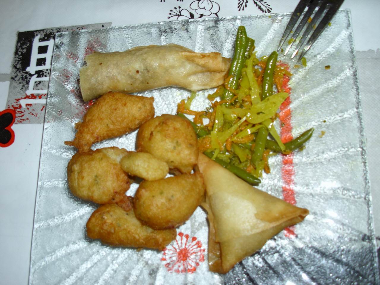 Boudins, Nem, accras de morue, samossa, achard de légumes (photos)