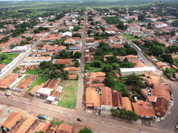 Hildo Rocha prestigia aniversário de Vargem Grande e anuncia destinação ...