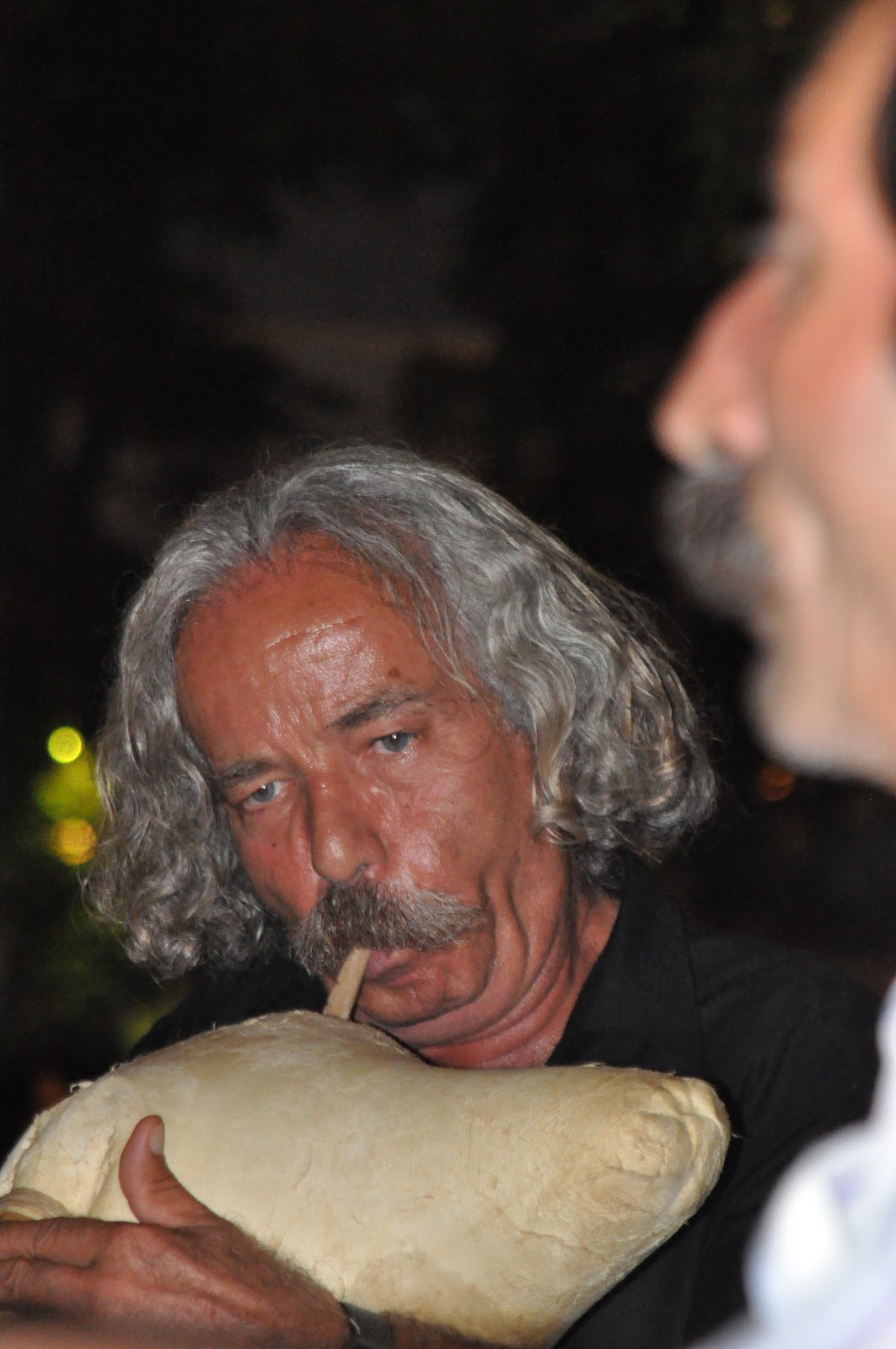 giorgosbourolias: με τσαμπουνα και τουμπακι στο φιλωτι (ναξος)