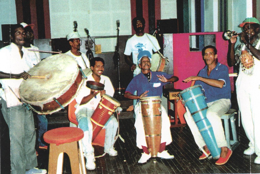 Percusionistas cubanos : Conga de Los Hoyos