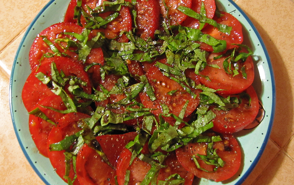 Seasonal Eating: Tomatoes with Basil and Balsamic