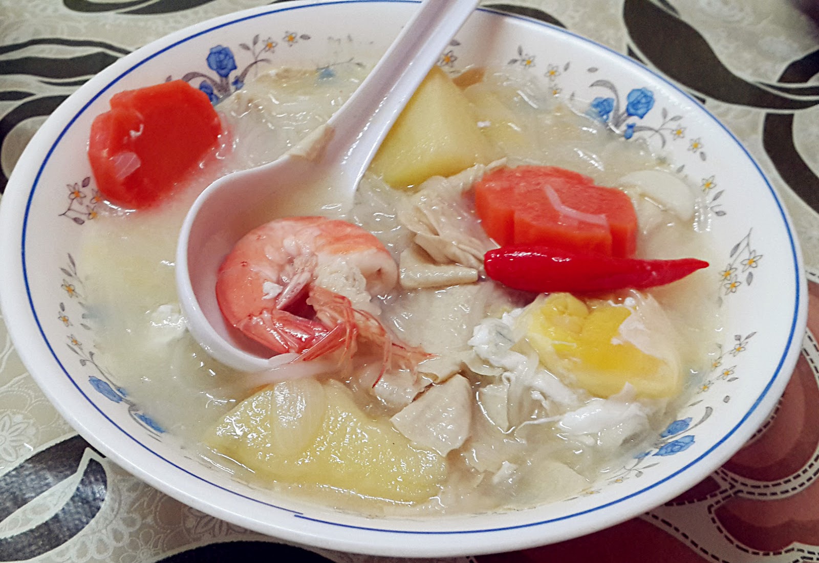 Sup Suun Fucuk dengan sambal ikan bilis