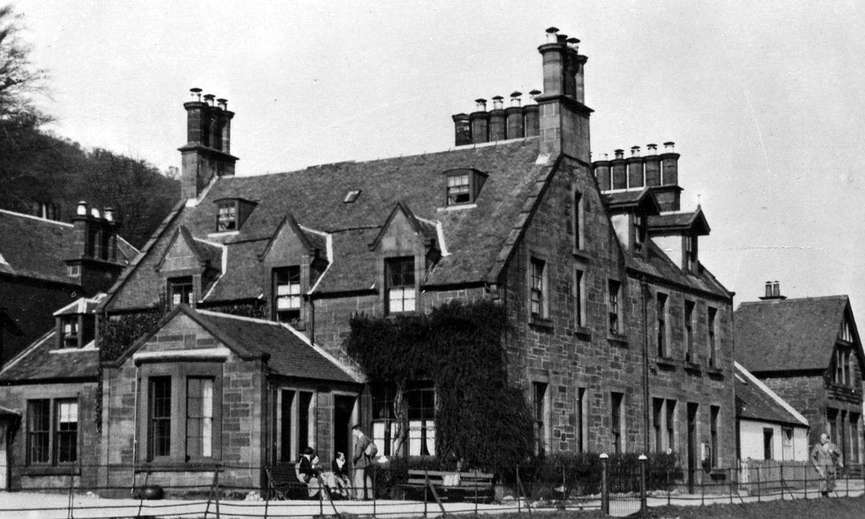 Tour Scotland: Old Photograph Hotel Corrie Island Of Arran Scotland