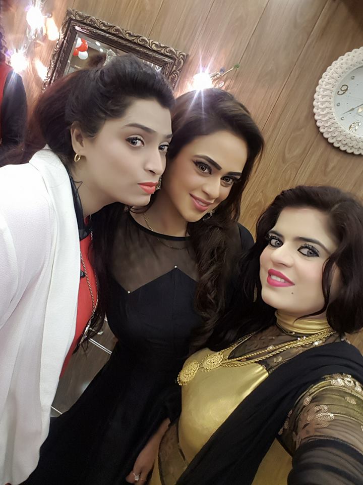 Shanza Khan Hot & Beautiful Pictures With Other Stage Actress Sobia ...