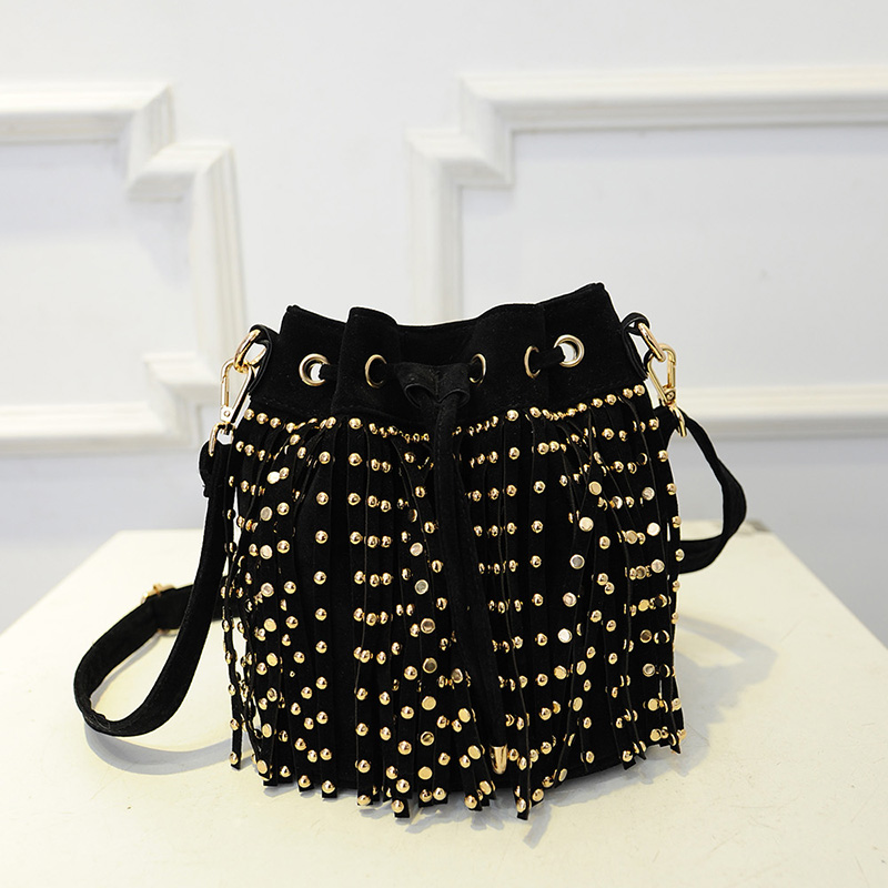 Model Tas Rajut Modern Dan Minimalis - Tas Wanita Trendy