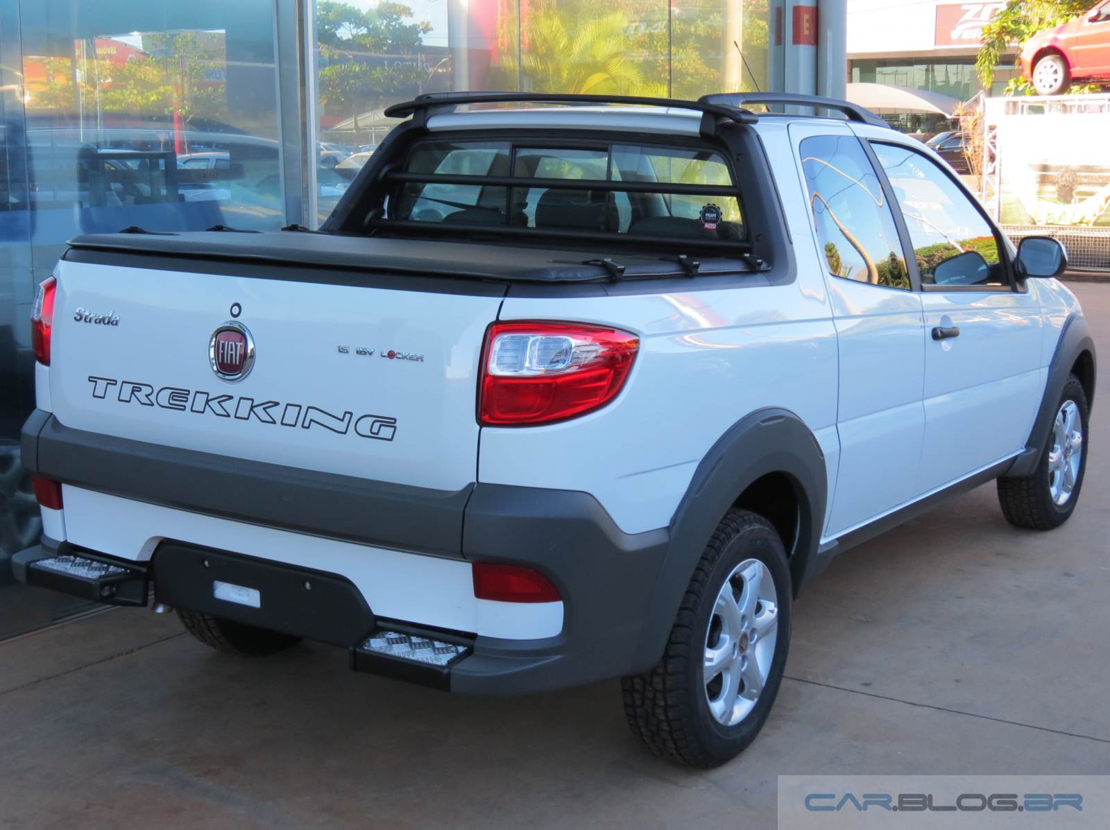 Fiat Strada Trekking 2015: preço, consumo e ficha técnica