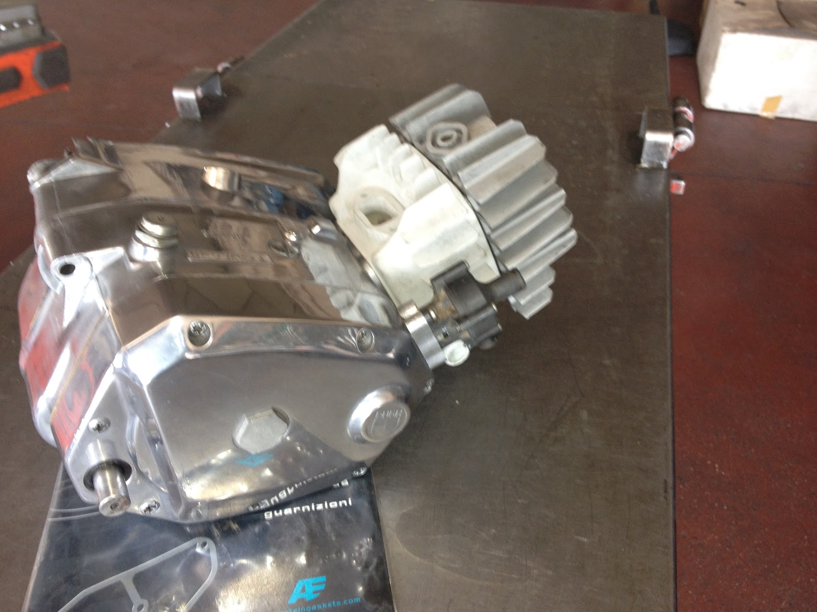 RESTAURACIONES FELIPE MARTIN MARTIN: MOTOR PUCH COBRA LC CON BOMBA DE AGUA