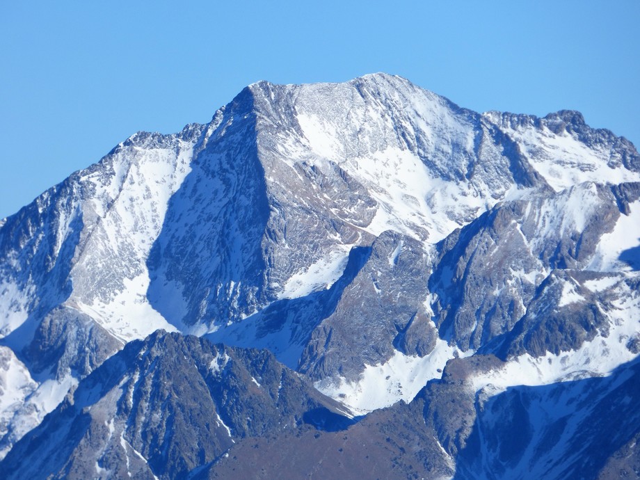 CRÓNICAS MONTAÑERAS: La Moleta 2572 m.