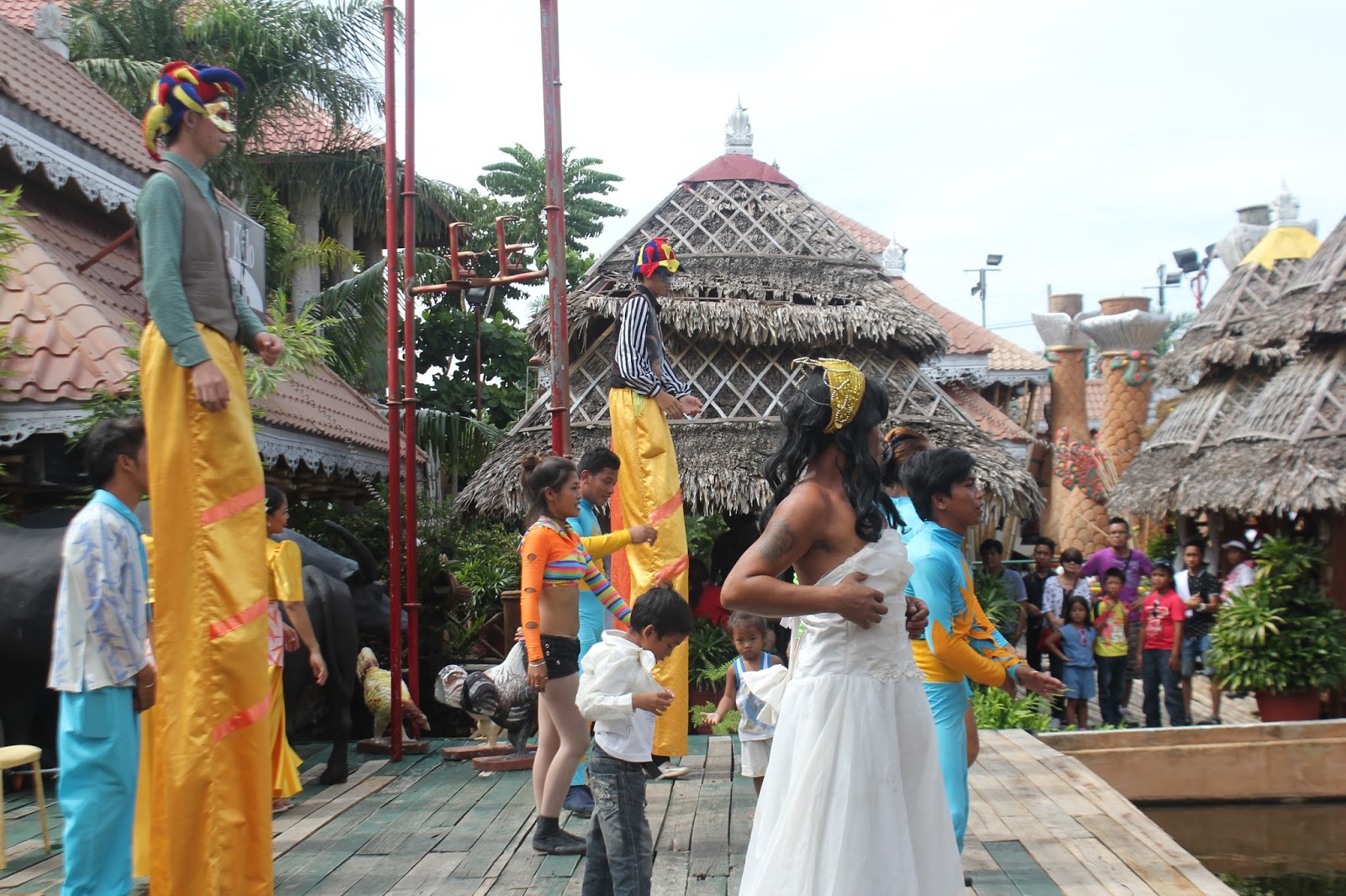 Isdaan Floating Restaurant - Lost in Reveries
