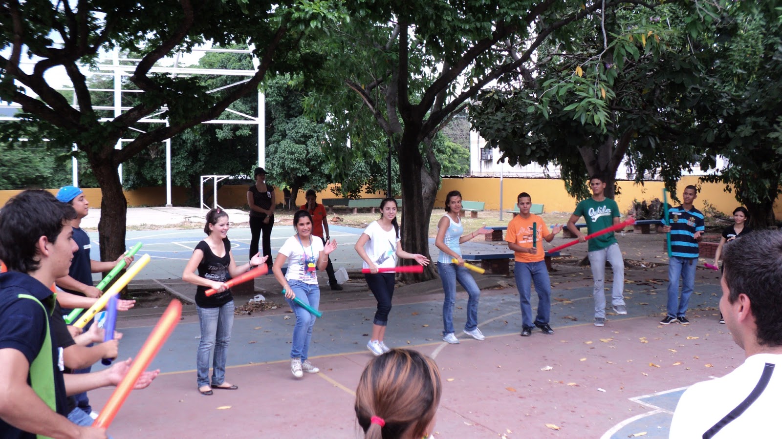 Antonio Fuentes: Juegos rítmicos con Boomwhackers y Percusión