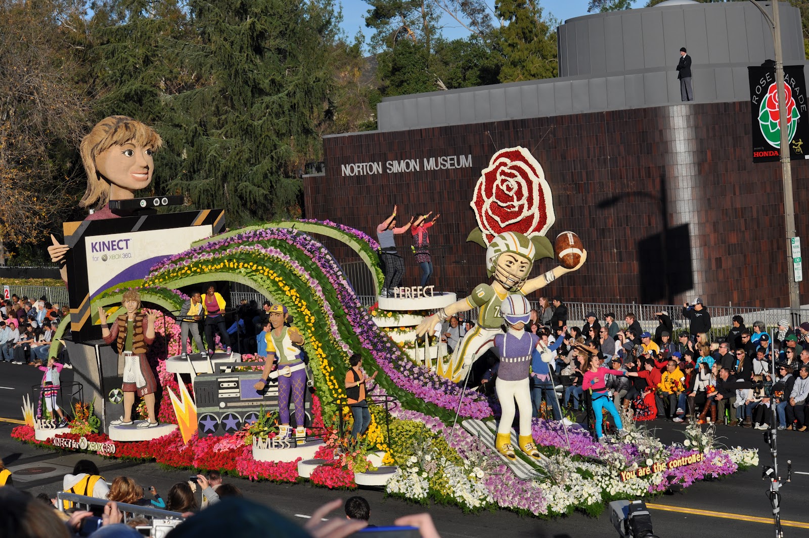 BLANCO'S BLUNDER'S: Rose Parade Floats, Horses, Bands, Digintaries