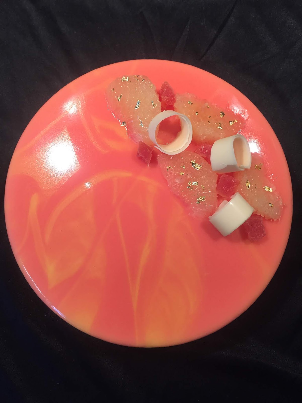 Entremets Pamplemousse Rose et Chocolat Blanc