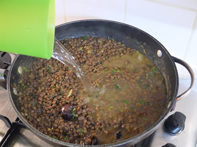 This Muslim Girl Bakes: Brown Daal.