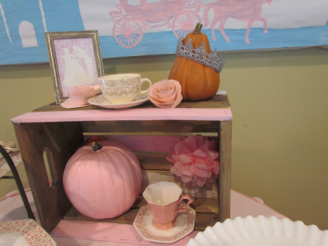 Creative Little House: Pretty Party for Cousin Claire