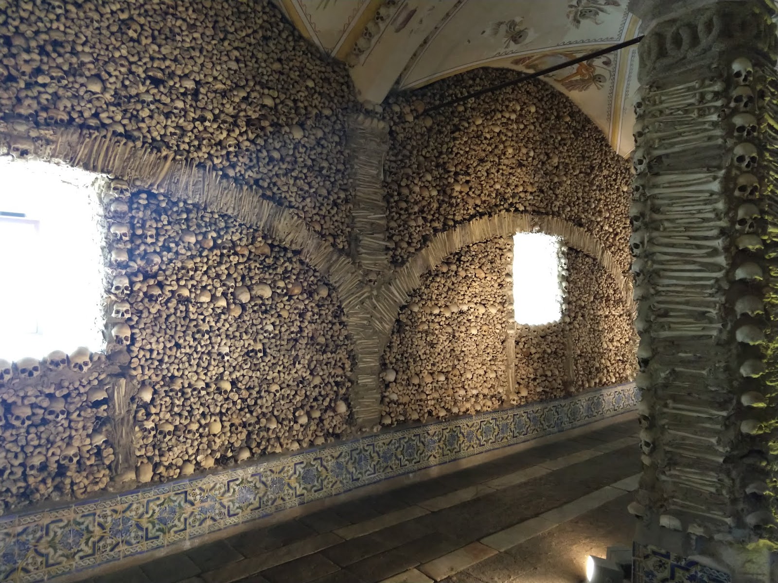 TRAVELS (and more) WITH CECILIA BRAINARD: Evora Portugal: Chapel of Bones