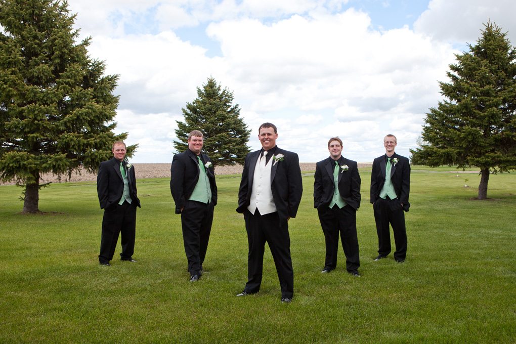 Carmen's Photography: Jennifer and Travis's Selby South Dakota wedding