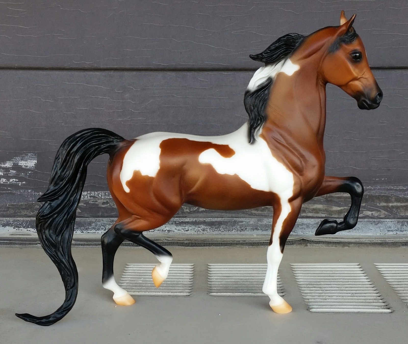 Models and Horses: Breyer 479 National Show Horse (Bay Tobiano Rejoice)