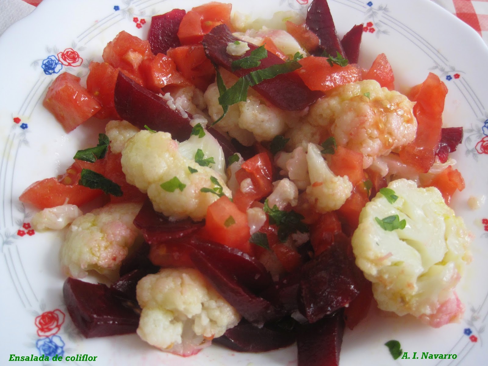 Recetario de Anabel: Ensalada de coliflor, tomate y remolacha