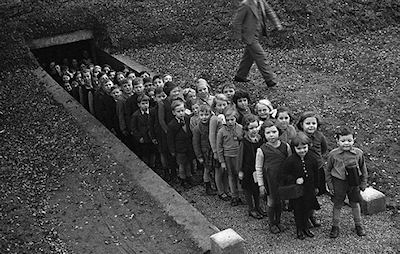 The Presurfer: 10 Snapshots Of British Schoolchildren During World War II
