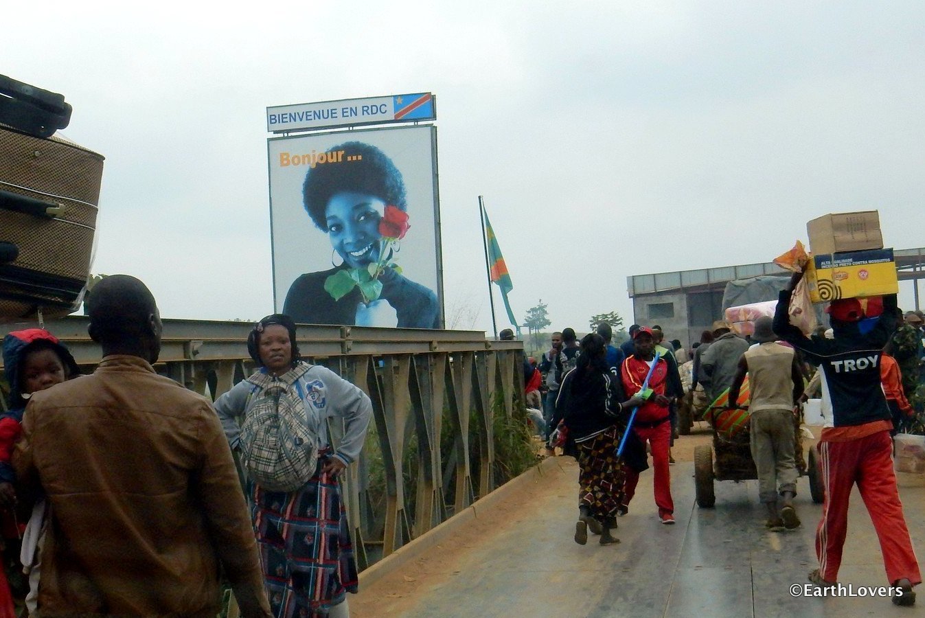EarthLoversOnTour: Angola/DR Congo: Terrible Border Crossing in Luvo ...