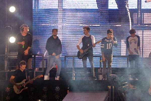 One Direction Girls ♥: Concierto en Santiago de Chile.-Where We Are ...